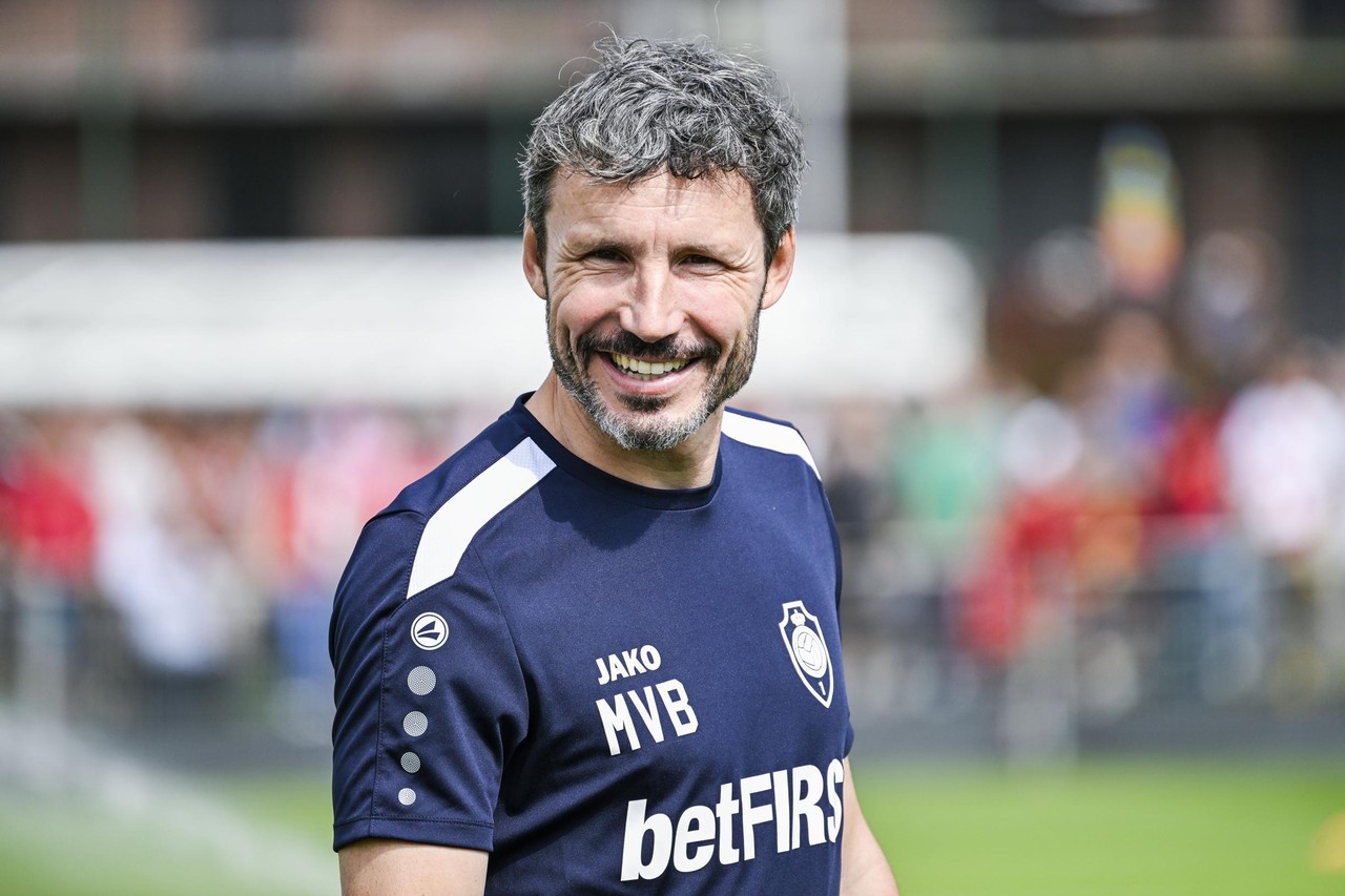 Mark van Bommel elected ‘Coach of the Season’ by ProLeague - Antwerp ...
